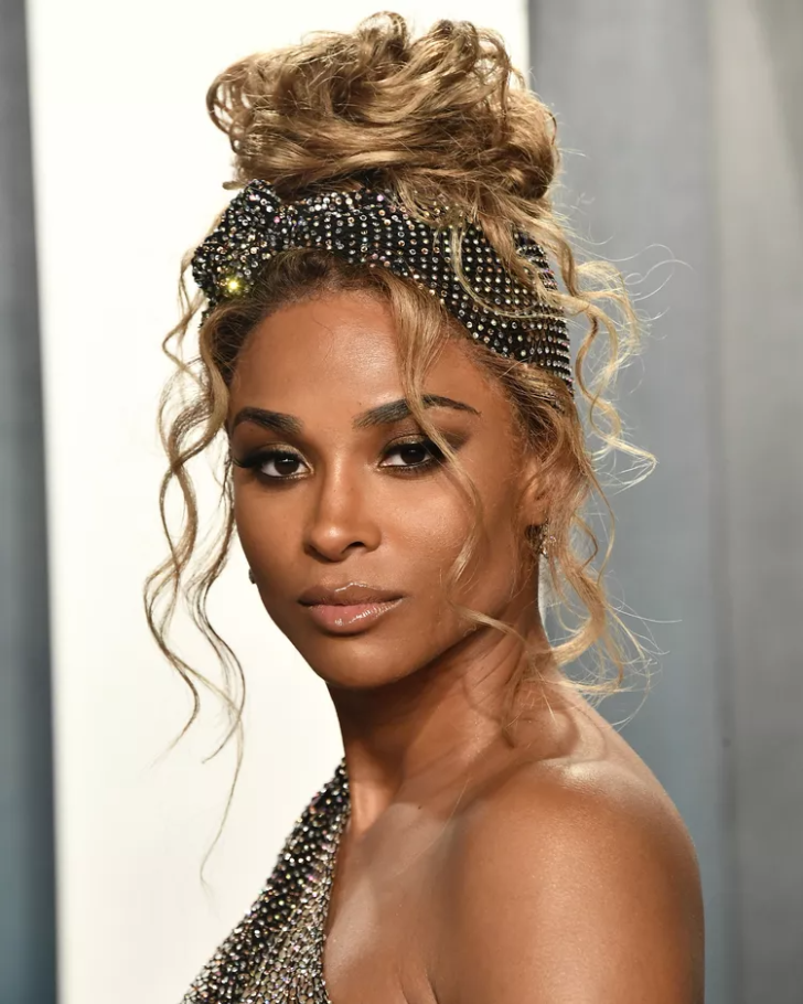 Cabelos Loiro Natural: Inspirações e Dicas Práticas para Realçar a Cor